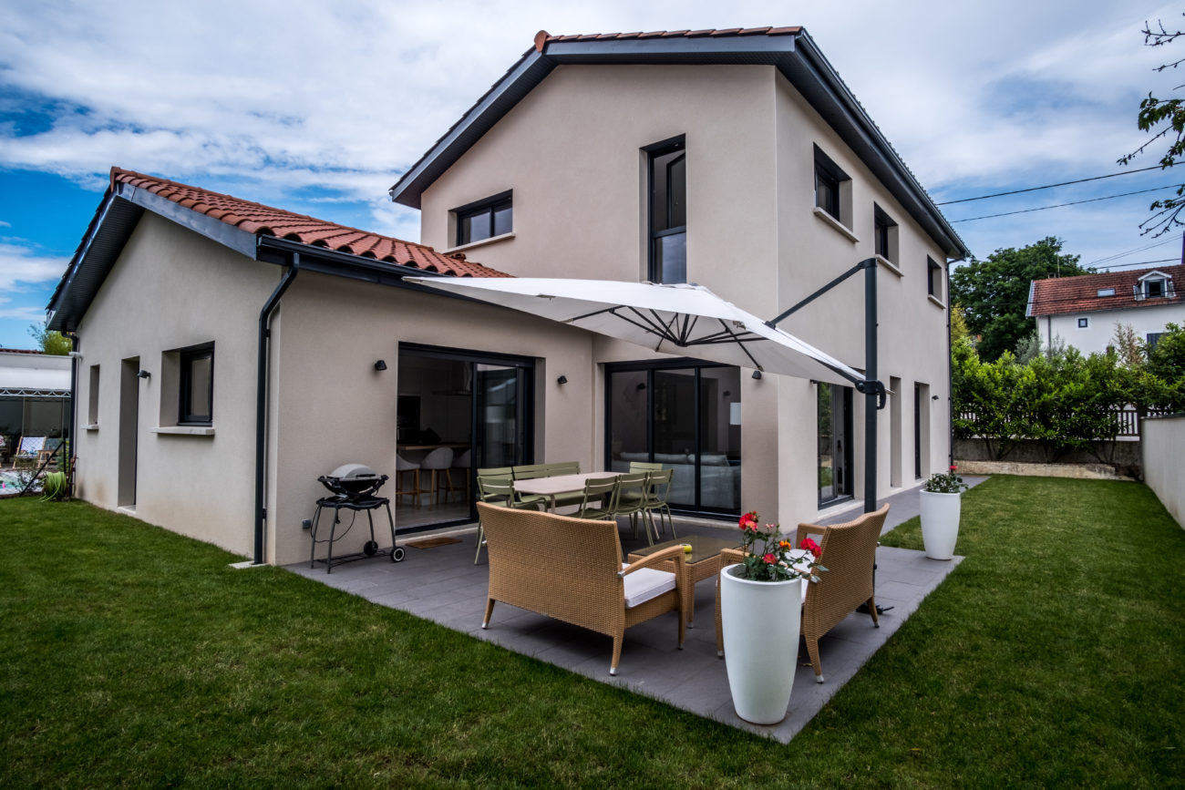 Maison traditionnelle de 148,18 m2 banlieue ouest de Lyon - Maisons ...